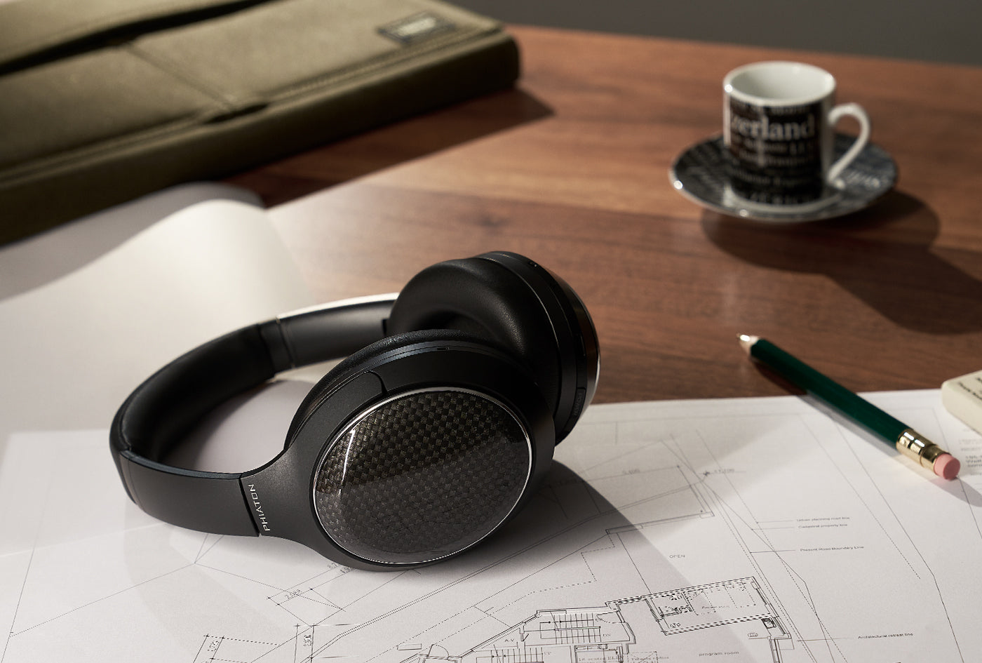 Phiaton Unveils Enhanced 900 LEGACY+ Wireless Headphones with the Phia ...